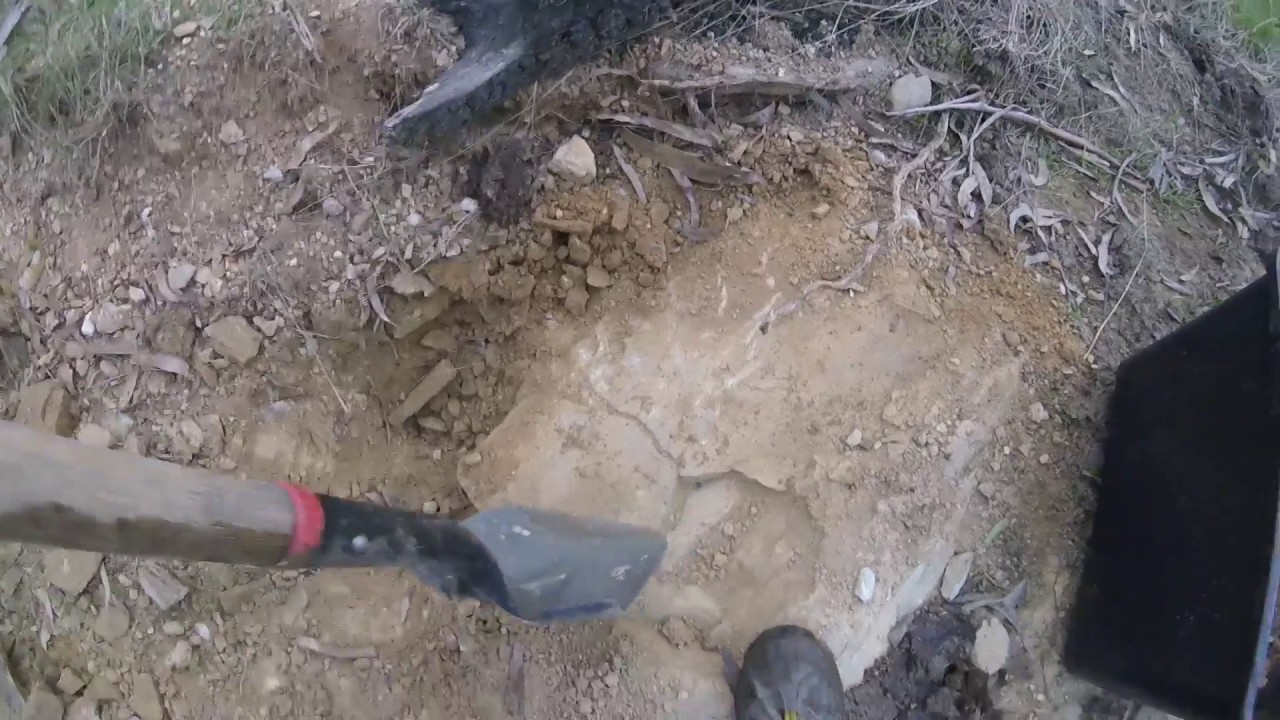 Bedrock Gold: Dry-ish Prospecting. - YouTube