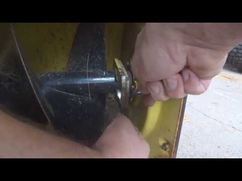 John Deere 37A - Shear Pin Replacement - YouTube