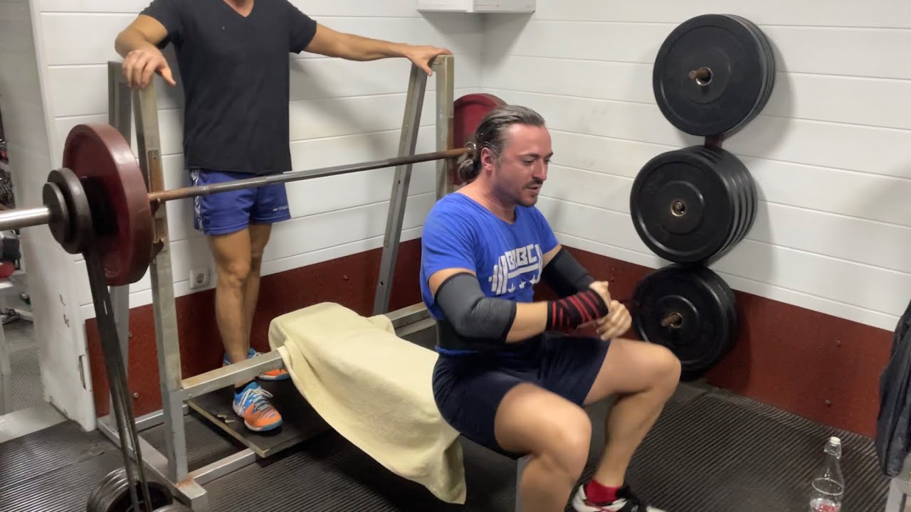 Bench Press with Bands 130 kg top weight - YouTube