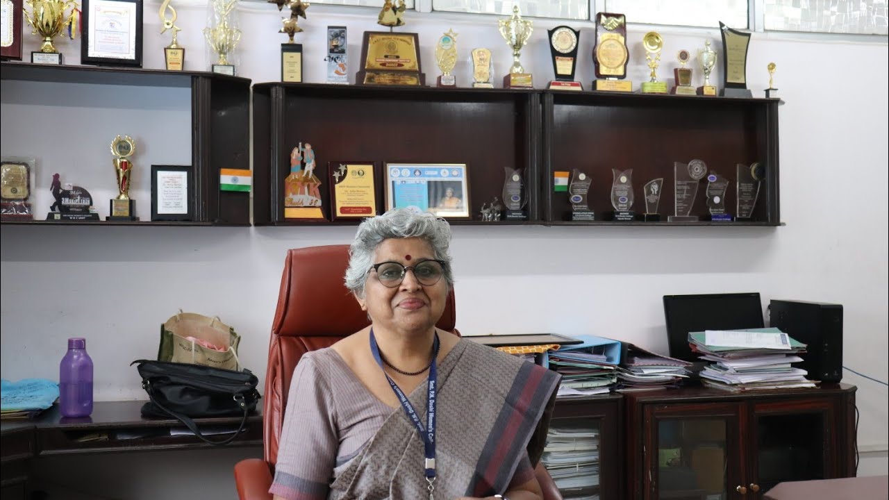 Principal - Dr. Asha Menon speaks about azadi ka amrit mahotsav - YouTube