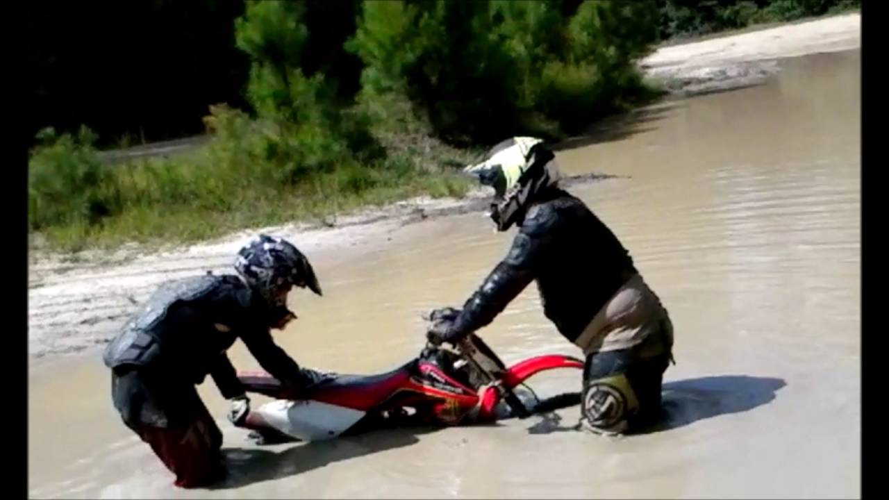Dirt bike submerged in water - YouTube