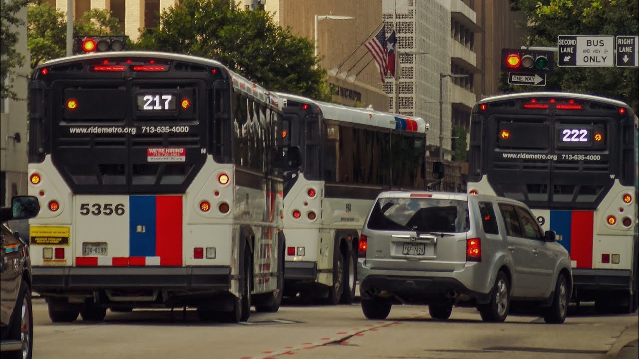 Houston Metro Buses On Travis During Peak + Light Rail & Bus Action At ...