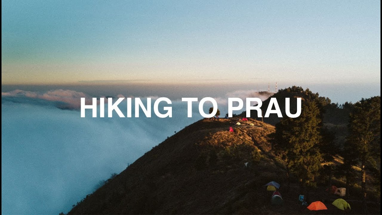 COUPLE HIKING AT MT PRAU - YouTube