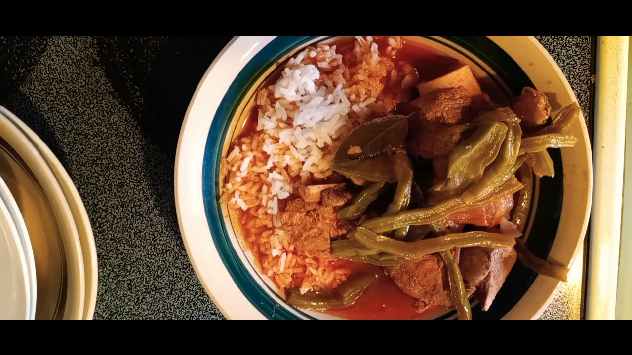 DELICIOSO CHILAYO DE PUERCO CON NOPALES - YouTube