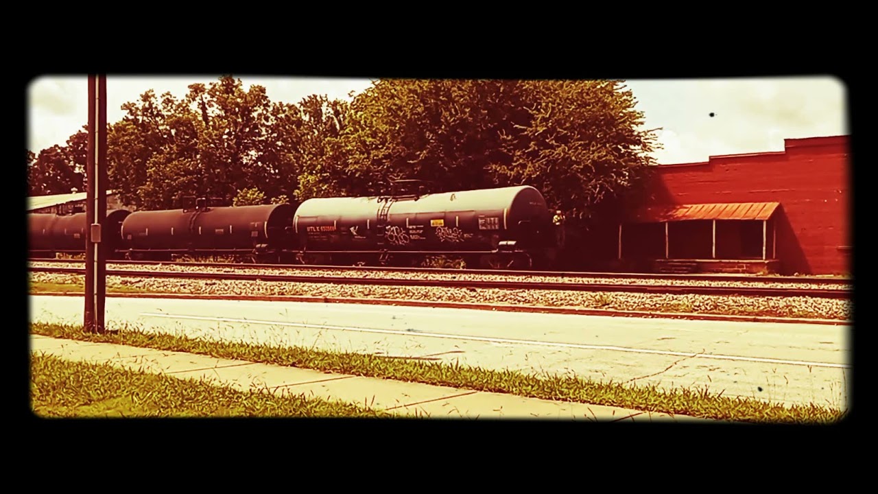 Norfolk Southern Switching Train Going Through Deport in Carrollton ...