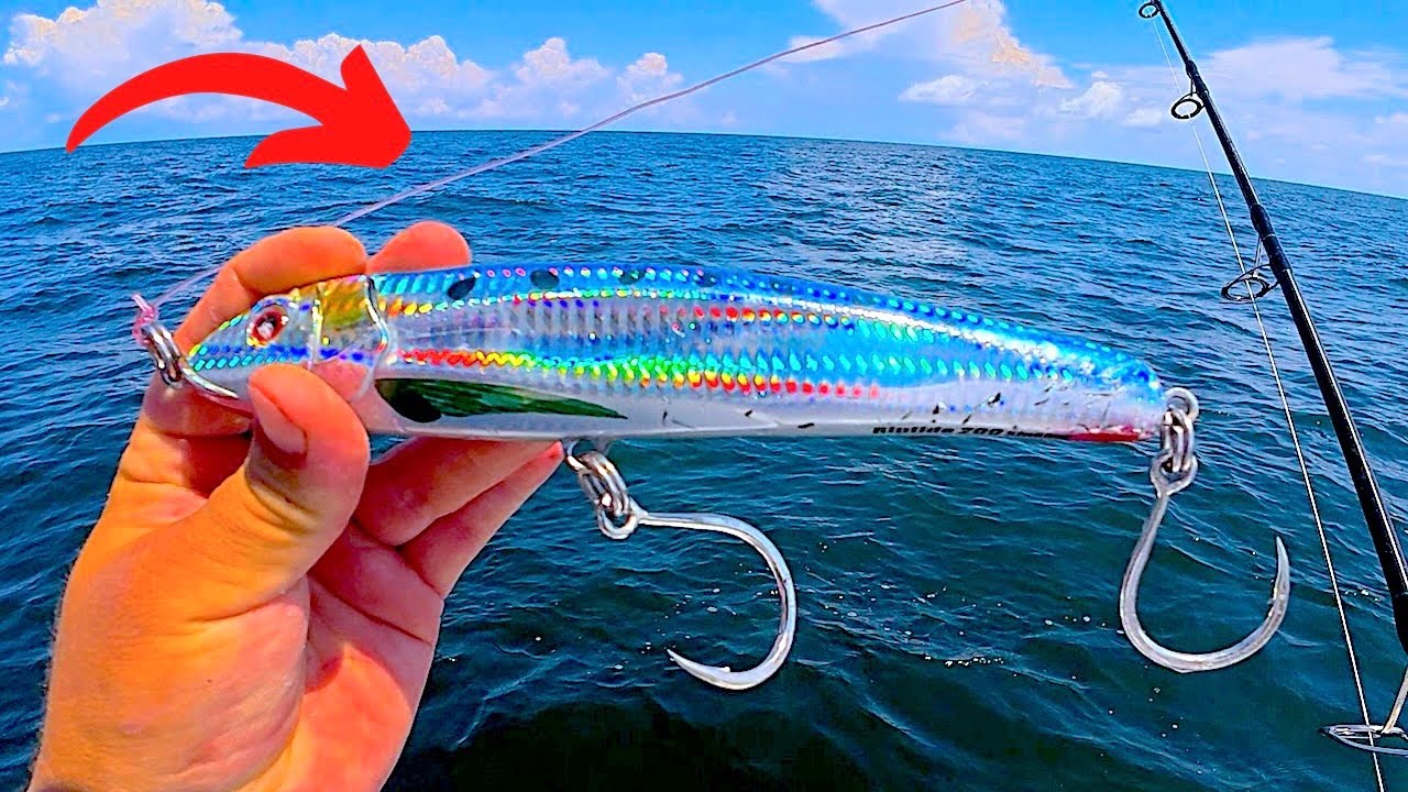 SOLO Fishing *25 Miles* Offshore for AGGRESSIVE Fish with HUGE ...