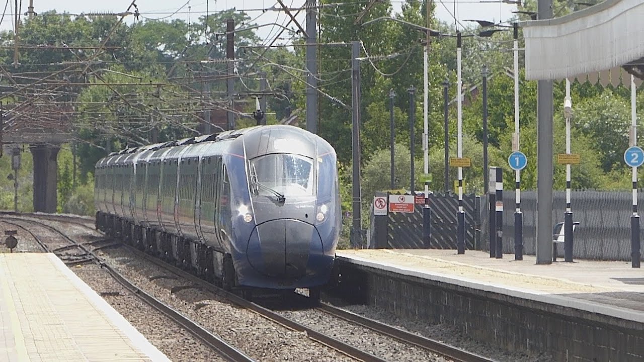 Double Hull Trains Class 802 passes Newark Northgate (3/7/25) - YouTube