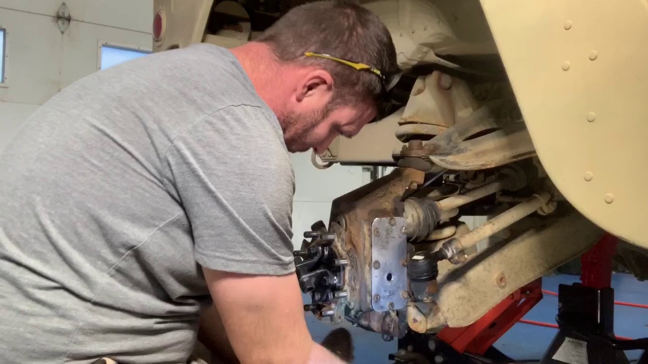 Humvee Gear Hub Repair - YouTube