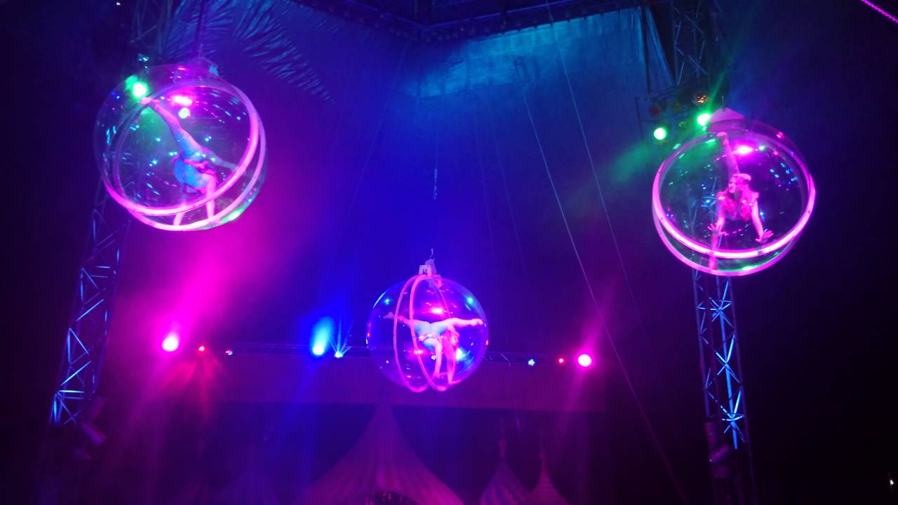 Circus hot girls high up - YouTube