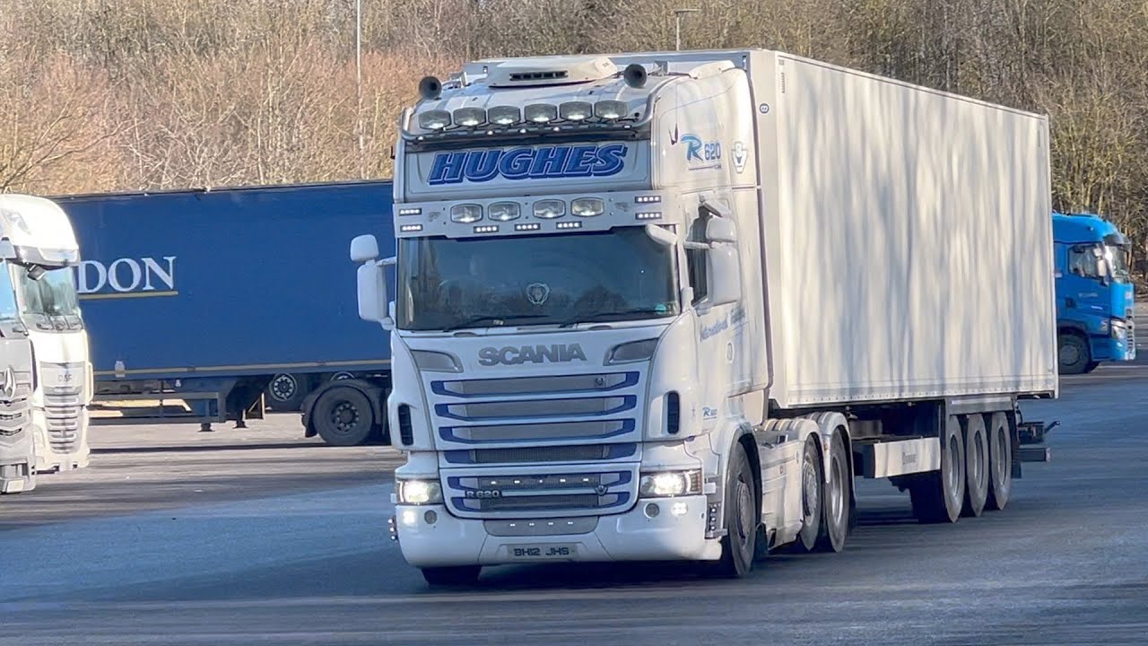 Truck Spotting UK 🇬🇧 Episode XXVII | M40 Services 🌤 - YouTube
