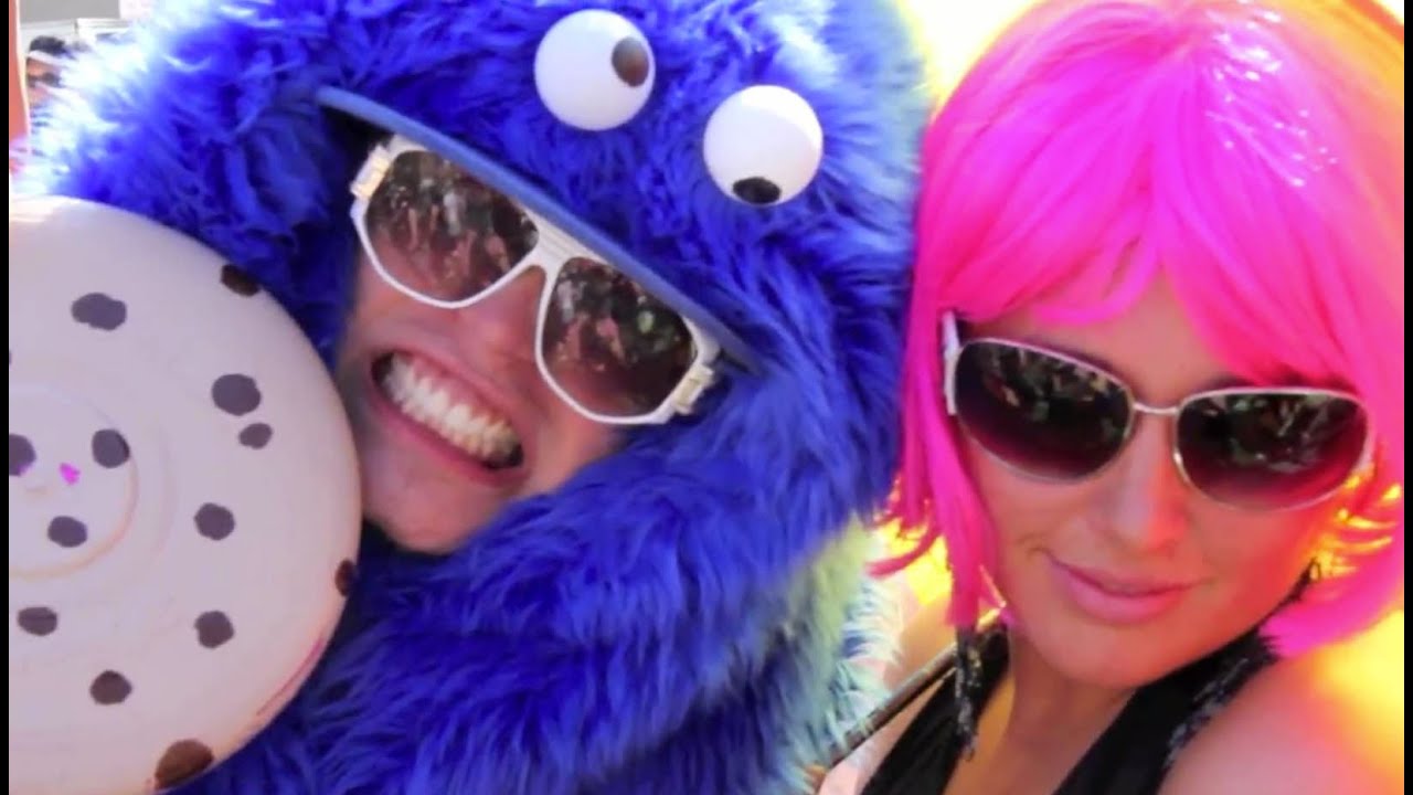 How Weird Street Fair 2011 - How Weird? - YouTube