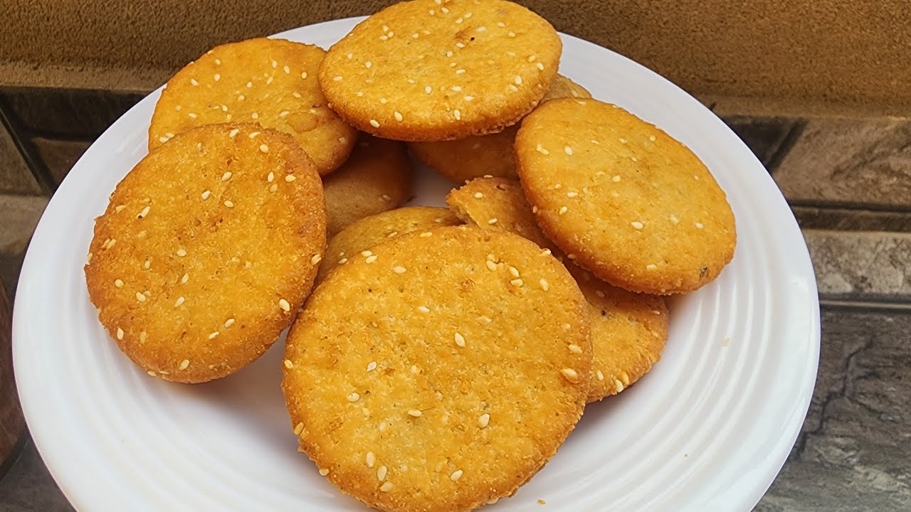 Meethi Tikiya Recipe | Rajab Special Meethi Tikiya | میٹھی ٹکیاں - YouTube