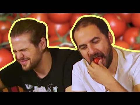 Domates Yeme Kapışması - Kim Pes Edecek?