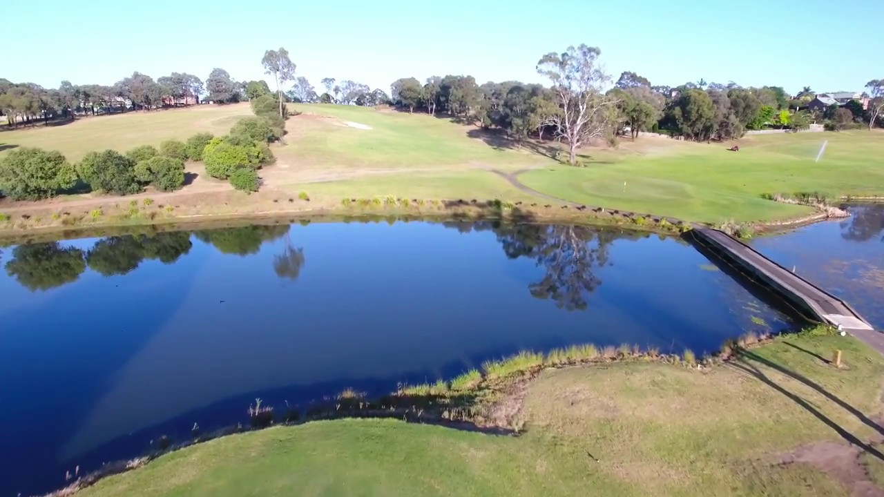 Campbelltown Golf Club - Hole 1 - Old Menangle Road - YouTube