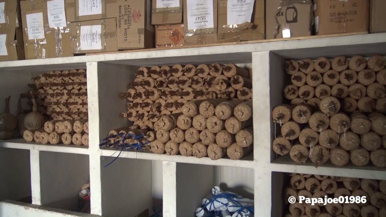 Visit of an Italien Fireworks Factory Chiarappa Besuch einer ...