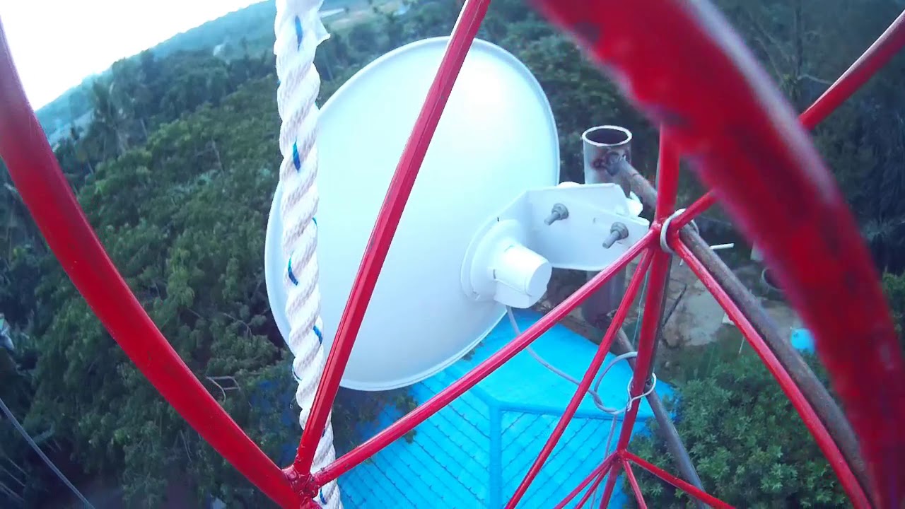 Proses pemasangan tower triangle 15 meter + pbm 400 - YouTube