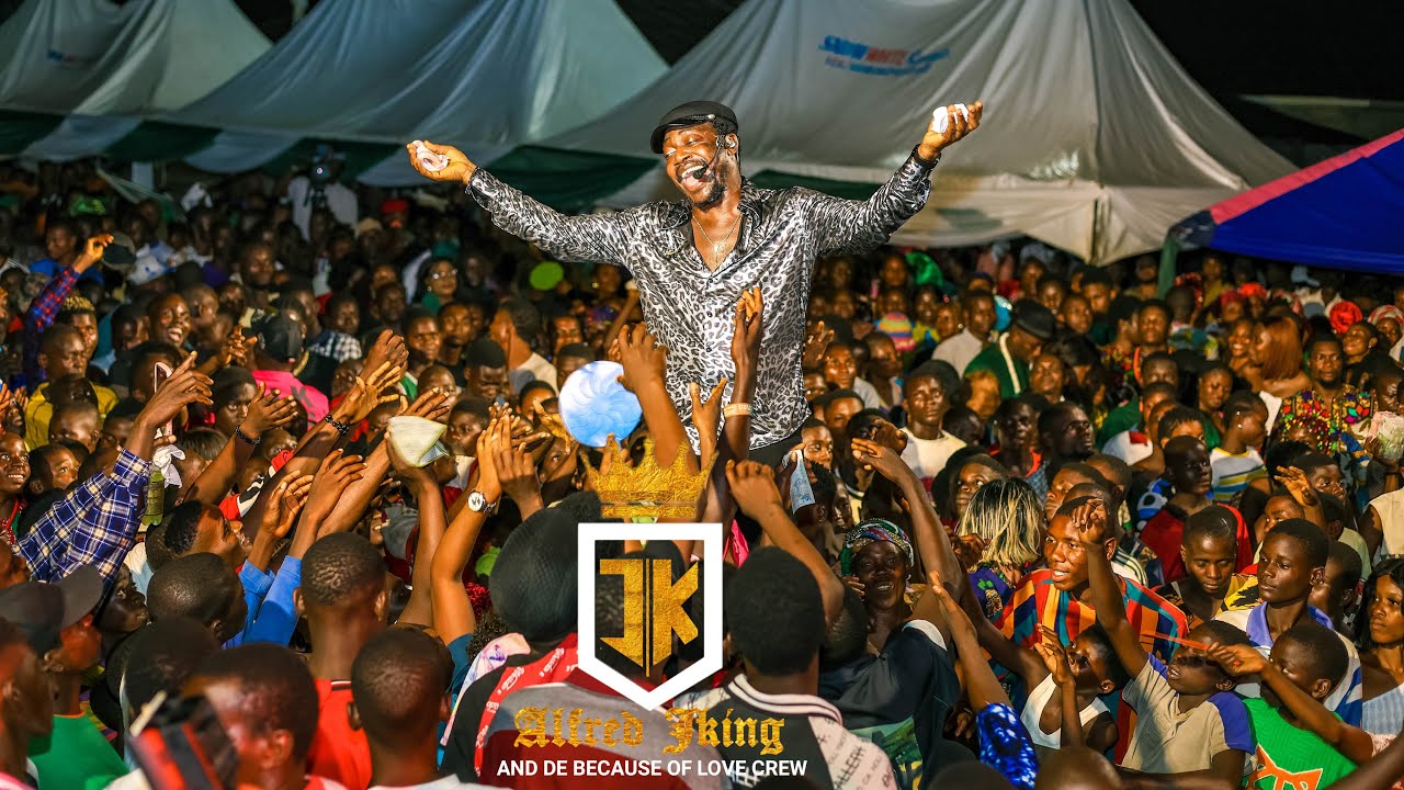 See how Jking displayed a deep emotional connection with his audience ...