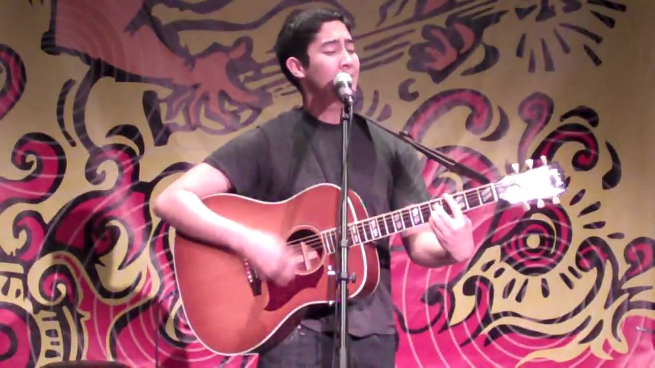 Andrew Chiang - "Oh, Freedom" at Cort Worker Solidarity Concert - YouTube