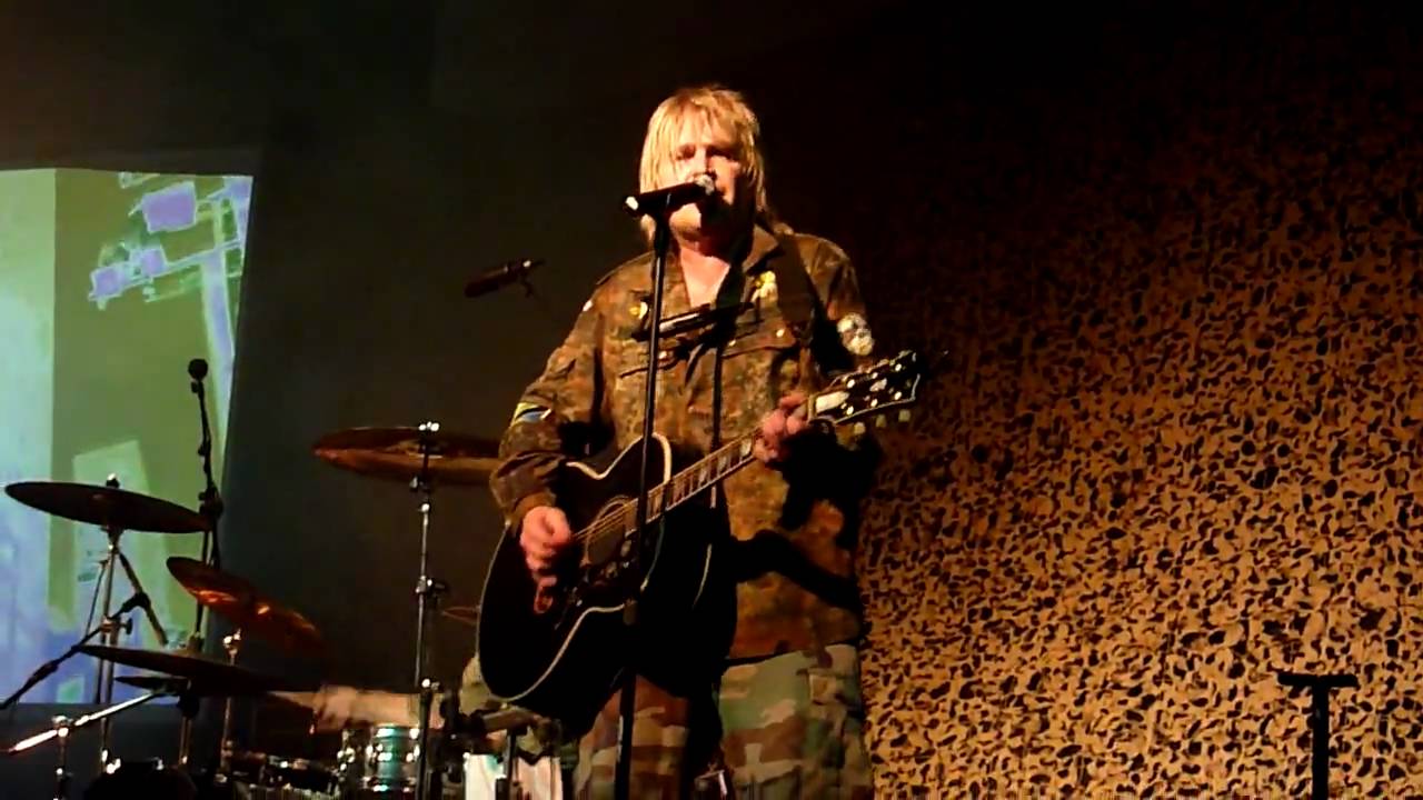 Mike Peters / The Alarm - Gathering 18 - Broken Silence - YouTube