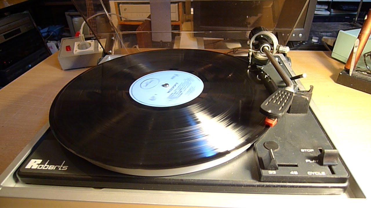 Roberts turntable #2 (1976) / BSR P163 - Some testing... - YouTube