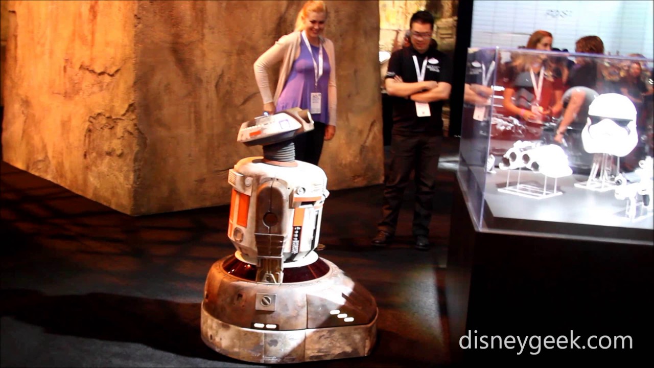 D23 Expo 2017: Jake the droid "Play Test" at Galaxy of Stories - YouTube