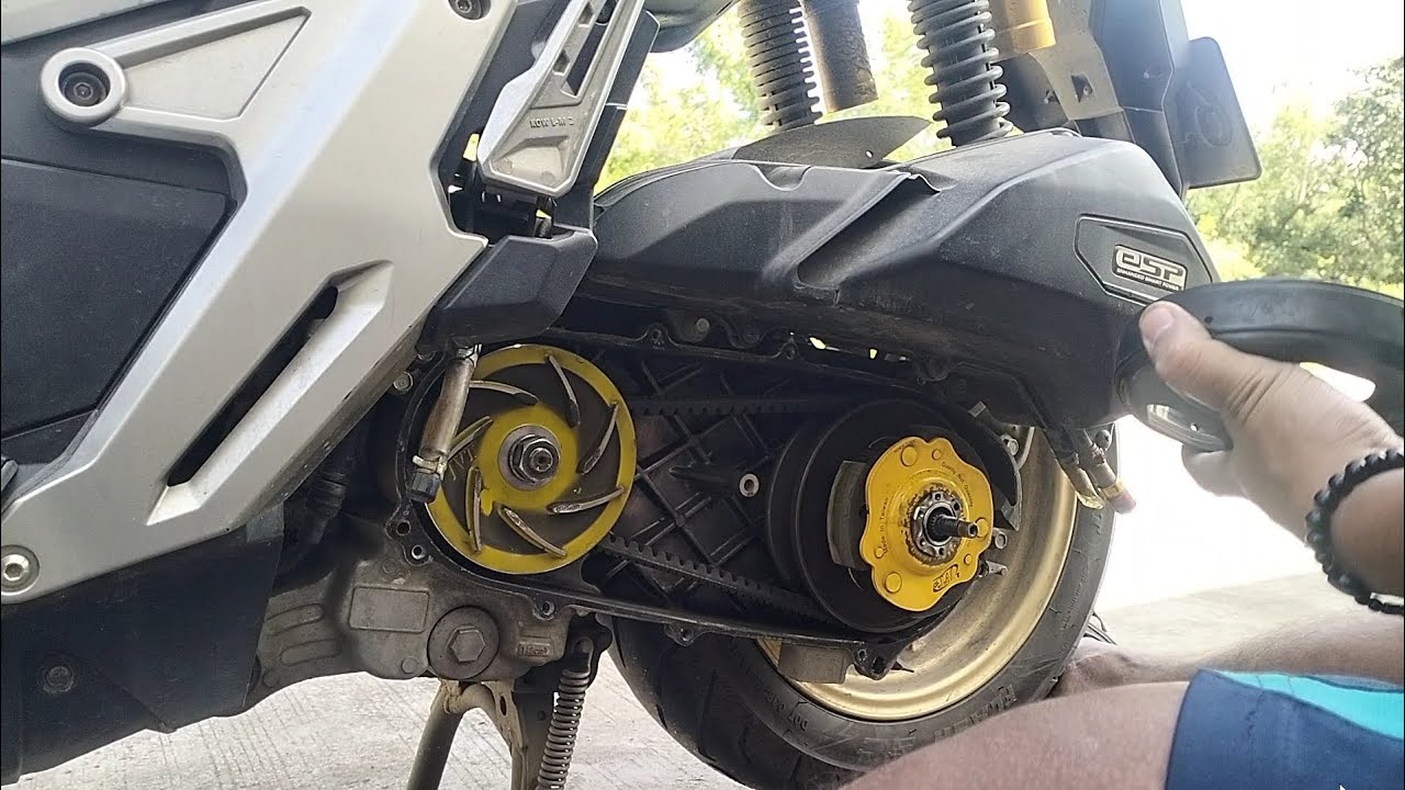 CVT Cleaning ADV150|10-min time lapse - YouTube