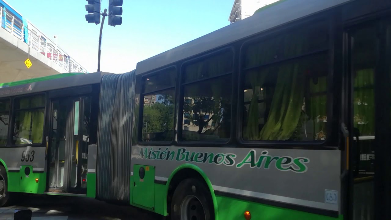 El articulado de la línea 114 Italbus Novara O500UA en Barrancas de ...