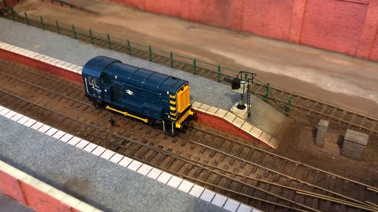 BR Blue Class 08 2mm scale 2FS - YouTube