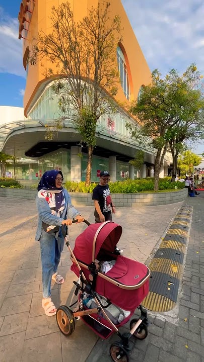 JALAN JALAN SORE BARENG ANAK DAN ISTRI | Biyanslam Family #shorts #baby #biyanslam - YouTube