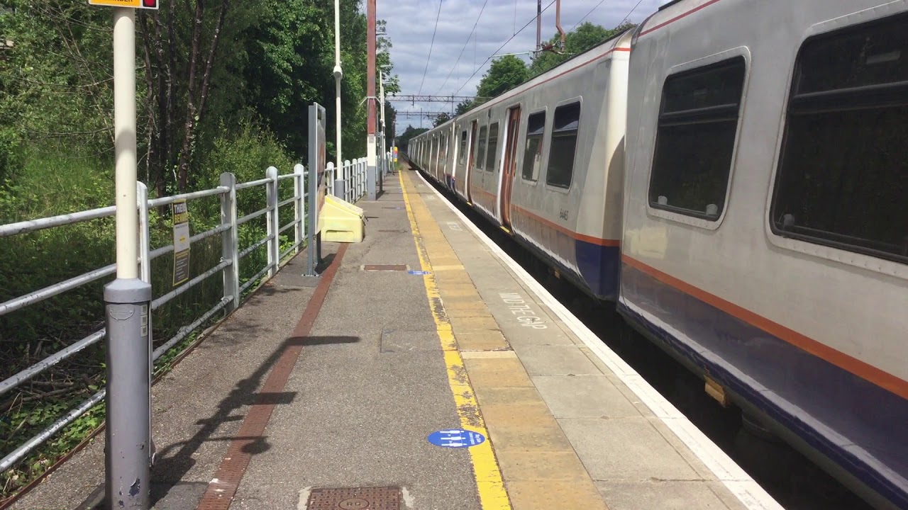 London overground class 315 departing at Highams park - YouTube