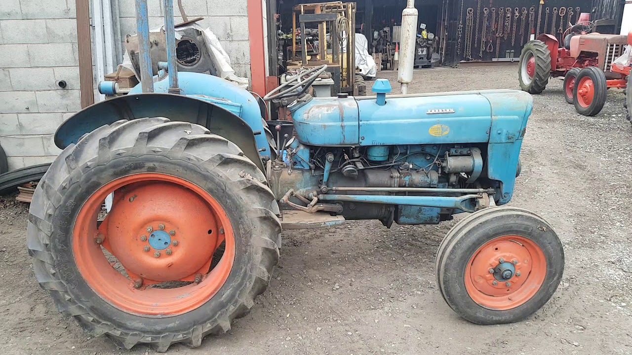 Fordson Super Dexta - YouTube