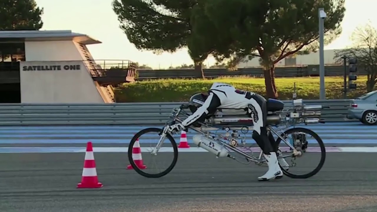 Rocket bicycle world record || 333 Km/h (207 mph) | Rider Francisco. यह ...