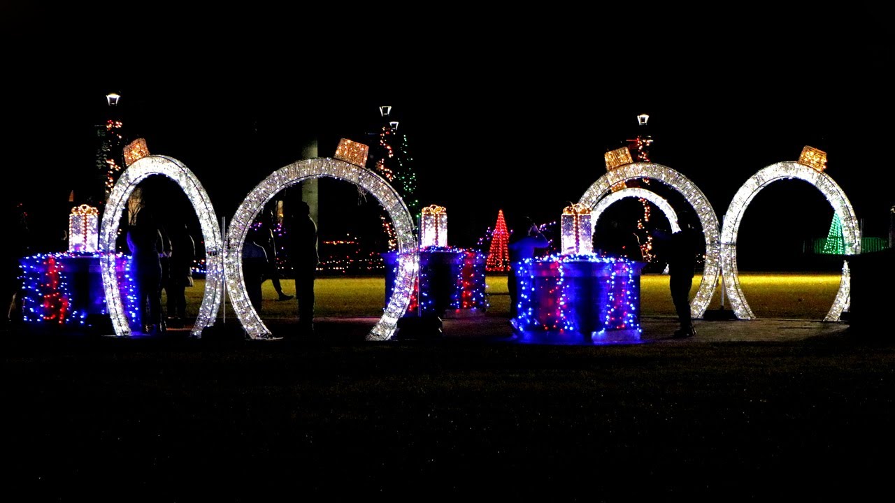 Columbus Commons Christmas Lights - YouTube