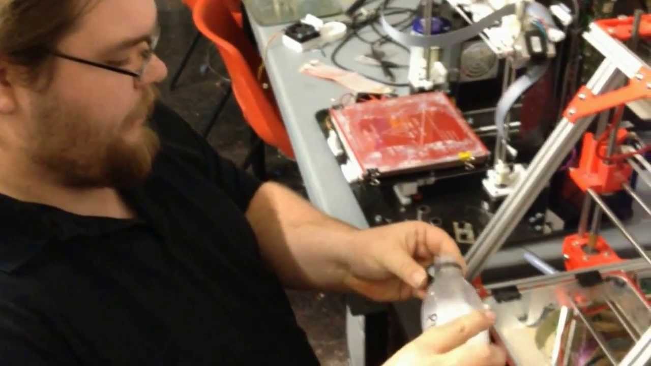 3D Printing - How to apply PVA mixture - YouTube