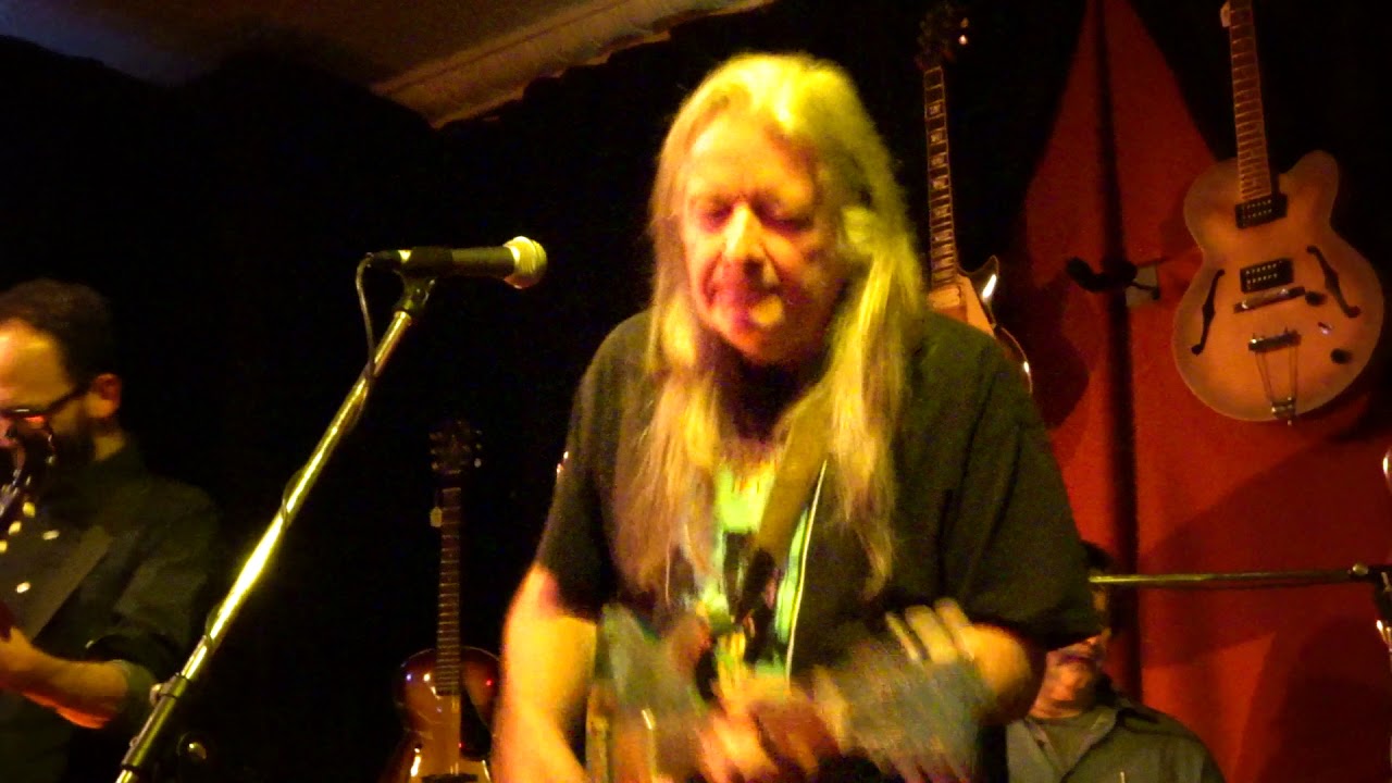 "Summer Kind of Thing" performed live by the Ray Mason Band, Luthier's ...