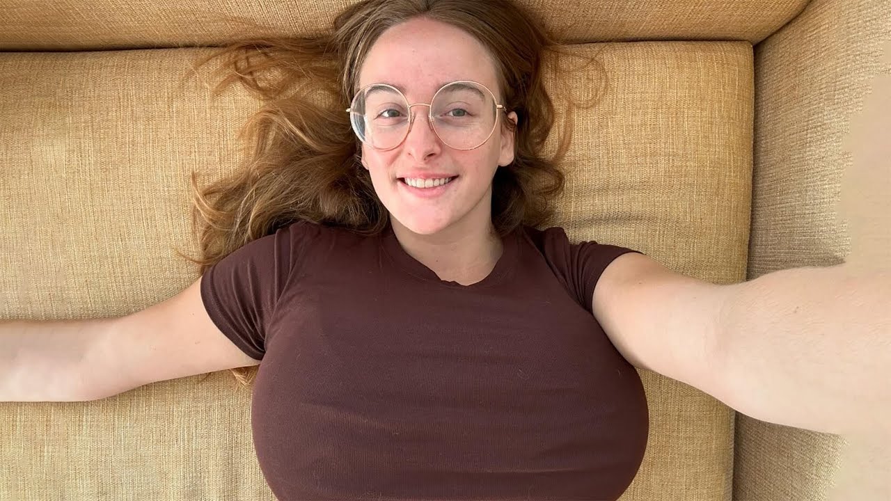 Amelia Webb plus-size model, wiki, bio,facts, lifestyle, Biography, Instagram model, Curvy ...