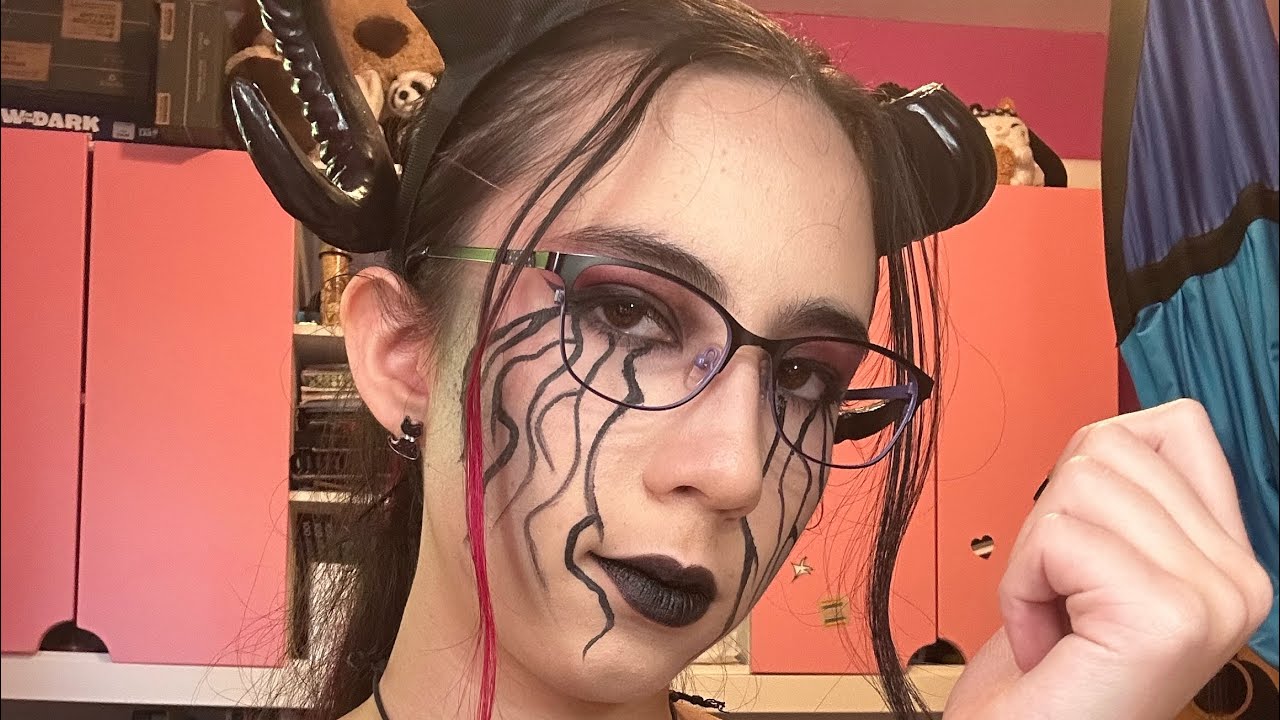 Getting ready as Elona (and letting them talk for the first time👀 ...