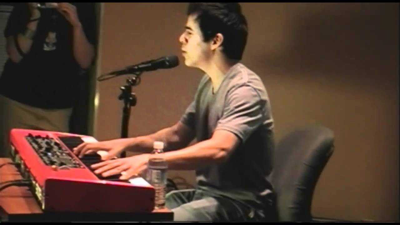 David Archuleta sings "Crush" Live in Studio B - YouTube
