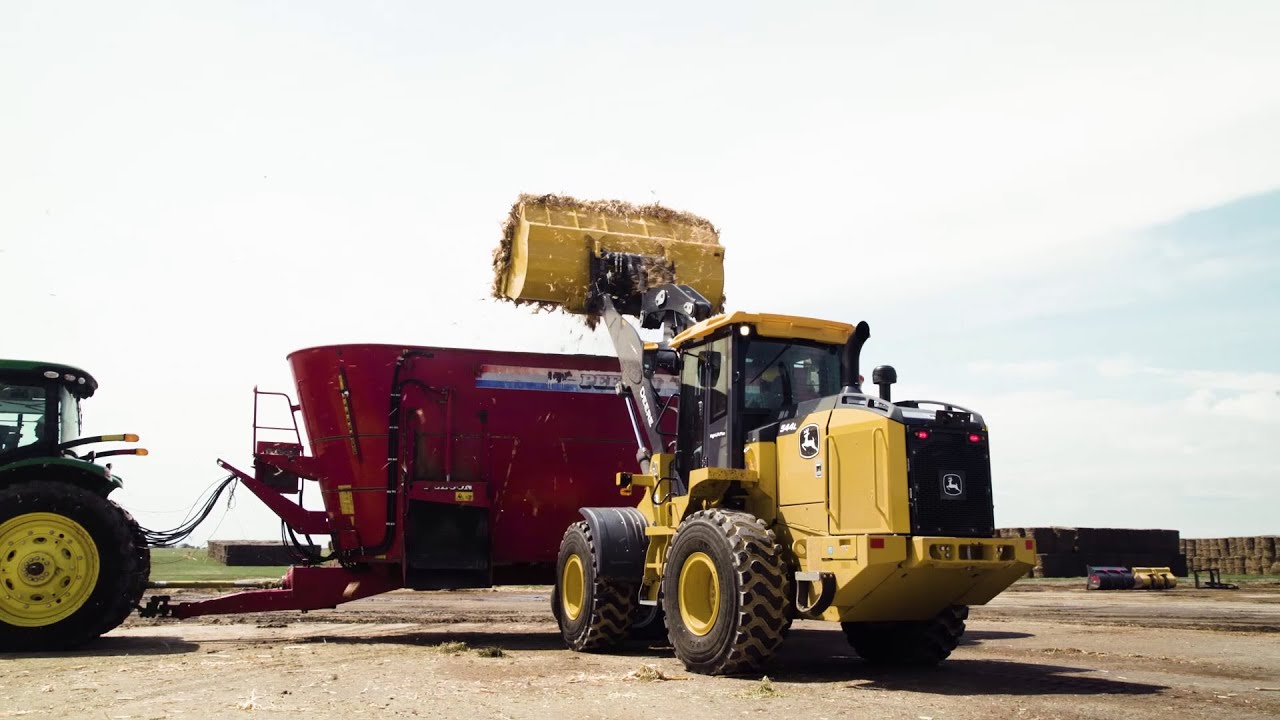 John Deere L Series Loaders Safety Tips - YouTube