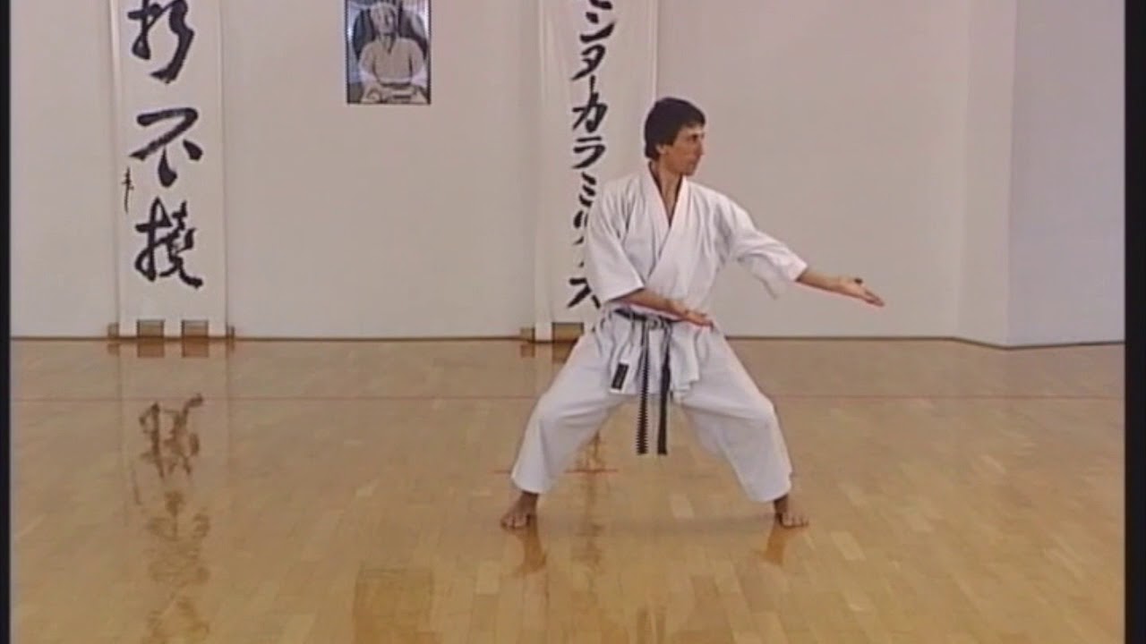 Shotokan - Gojushiho Sho - YouTube