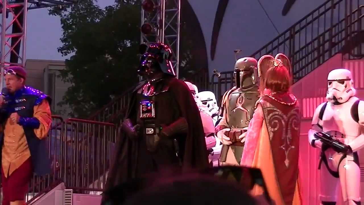 Hyperspace Hoopla 2012 Star Wars Dance Off Video - YouTube