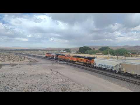 WB BNSF Manifest Train Feat Duo Rear DPUs At Hodge Ca! #bigbossrailfanner - YouTube