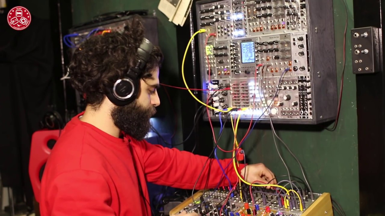 Simple Jamming with Intellijel Atlantis and Plonk , Vintage Synth Lab VCF'74, 4ms QPLFO and some ...