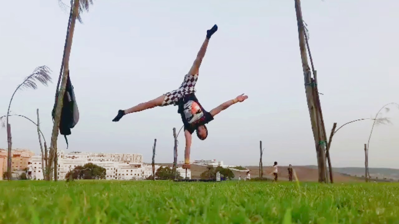 abde nour hand balance maroc tanger 2020 - YouTube