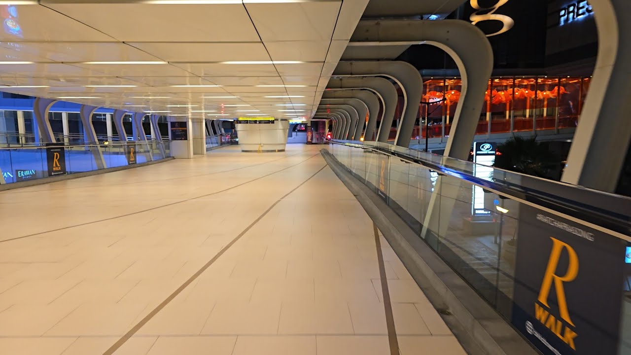 Shortcut to Big C Supercenter Ratchadamri from the Bangkok Chit Lom BTS ...