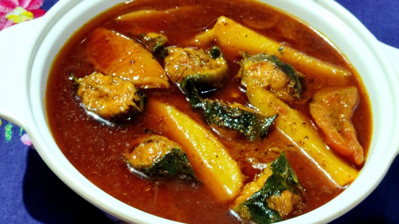 Masaladar desi magur machhali aur aloo ki salan|Desi magur machli ki ...