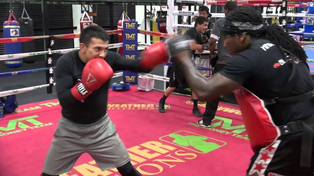 Sanjarbek Rakhmanov training inside Mayweather Boxing Club - YouTube