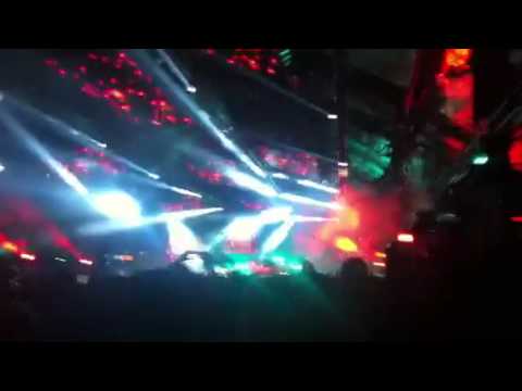 Alesso- Set Fire to the Rain - YouTube
