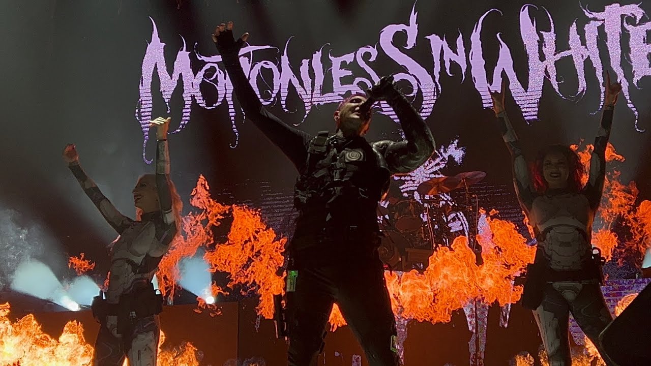 Motionless In White 570 - YouTube