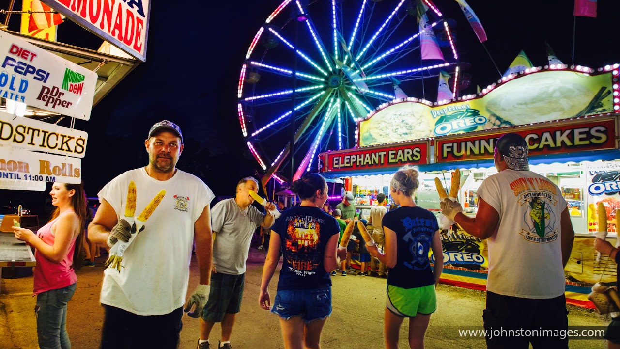 Corn on the cob everywhere at the county Fair - YouTube